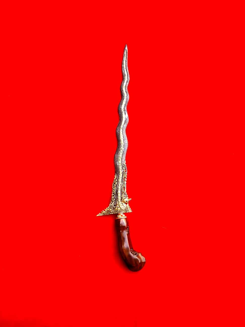 Keris Naga Raja Kinatah Emas Kerawang - Pusaka Dunia