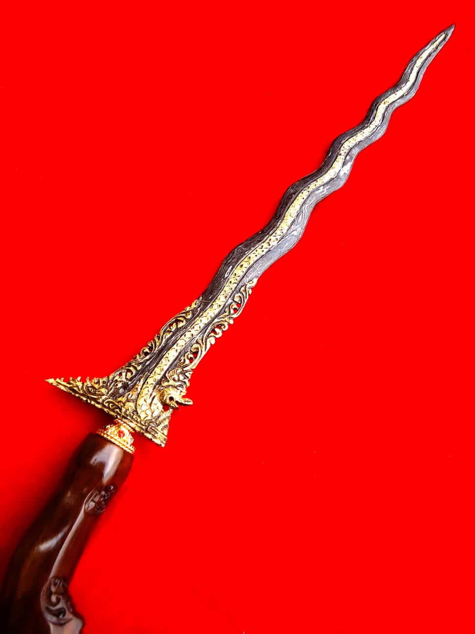 Keris Naga Raja Kinatah Emas Kerawang - Pusaka Dunia