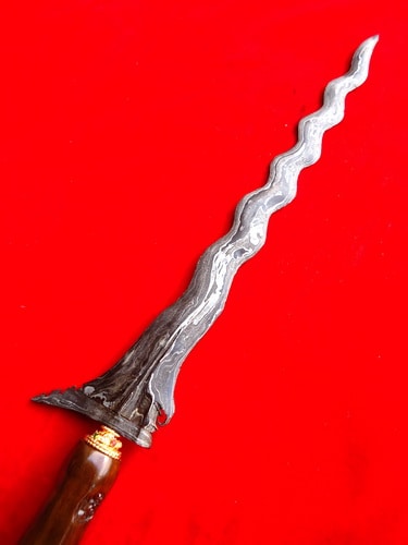 Keris Sengkelat Pamor Kulit Semongko Asli - Pusaka Dunia Keris Sengkelat Pamor Kulit Semongko Asli - Pusaka Dunia