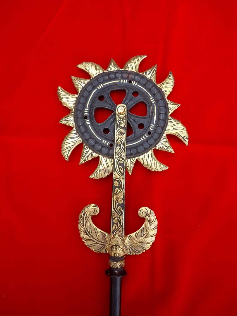 Senjata Pusaka Hakim Roda Emas - Pusaka Dunia