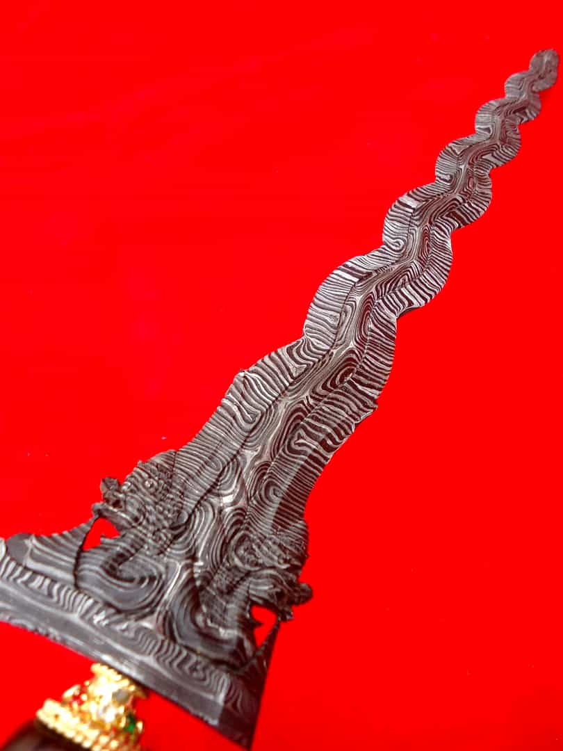 Keris Raja Naga Kembar Alias Naga Temanten - Pusaka Dunia