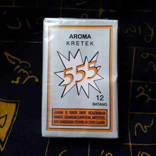 Rokok Sesajen Aroma Kretek 555 - Pusaka Dunia