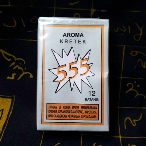 Rokok Sesajen Aroma Kretek 555 - Pusaka Dunia