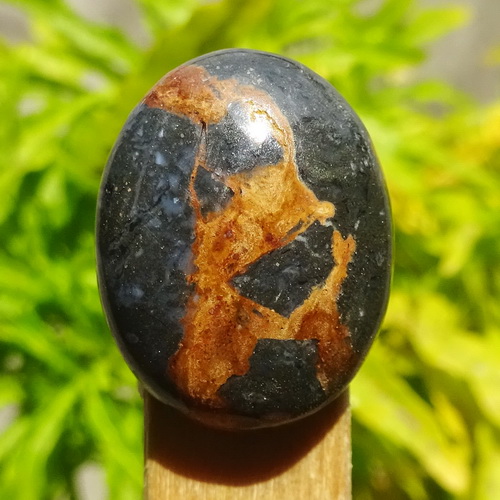 Batu Mustika Jin Api - Pusaka Dunia