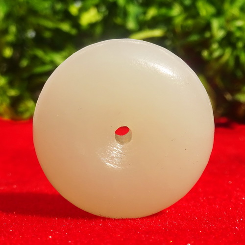 Liontin Batu Giok Putih Pengasihan - Pusaka Dunia