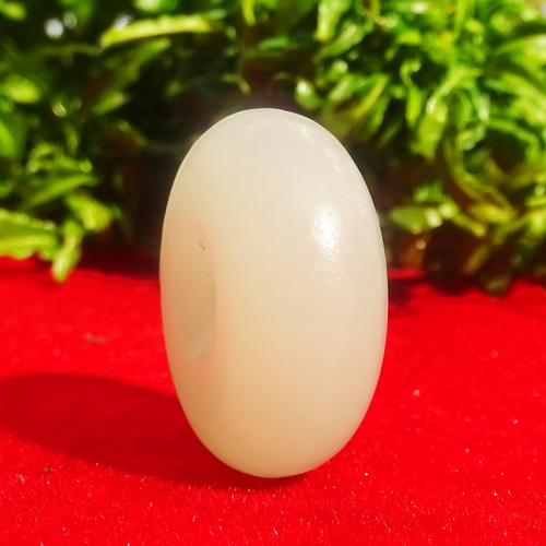 Liontin Batu Giok Putih Pengasihan - Pusaka Dunia