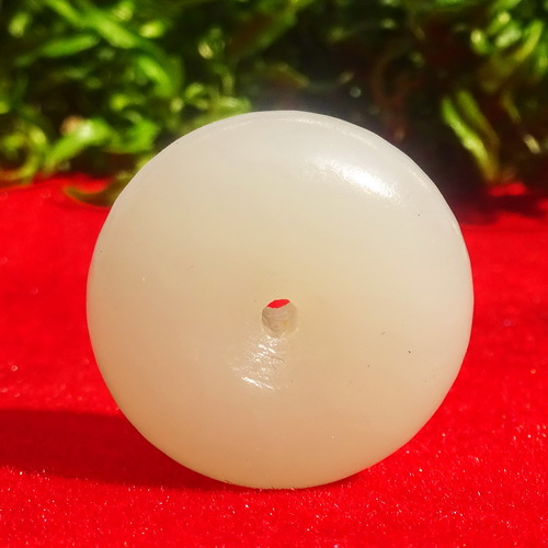 Liontin Batu Giok Putih Pengasihan - Pusaka Dunia