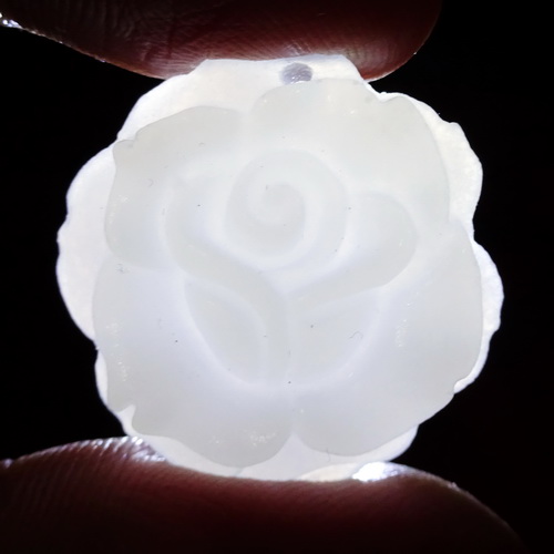 Liontin Giok Putih Ukir Bunga Mawar - Pusaka Dunia