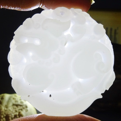 Liontin Giok Putih Ukir Naga Liong - Pusaka Dunia