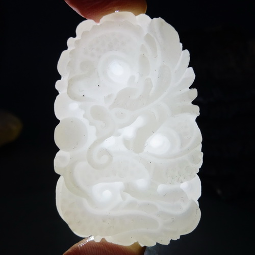 Giok Putih Naga Api Tembus Cahaya - Pusaka Dunia