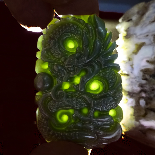 Liontin Batu Giok Ukir Naga - Pusaka Dunia