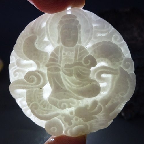 Liontin Giok Putih Dewi Kwan Im - Pusaka Dunia