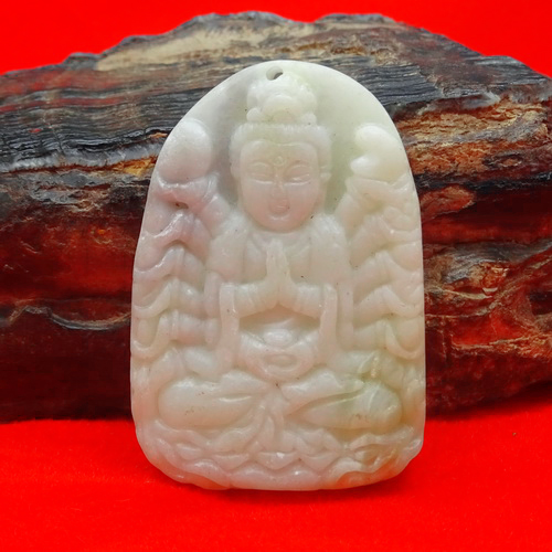 Liontin Giok Putih Ukir Dewi Kwan Im Tangan Seribu - Pusaka Dunia