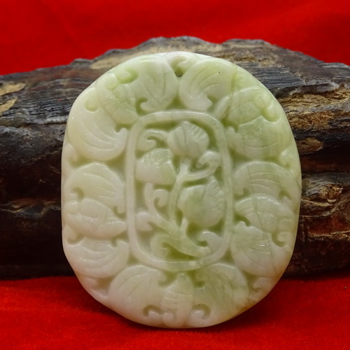 Liontin Giok Putih Ukir Setangkai Bunga - Pusaka Dunia