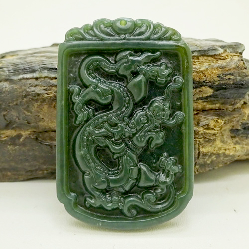 Liontin Giok Hijau Ukir Naga Liong - Pusaka Dunia