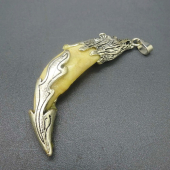 Liontin Taring Macan Dahan Unik - Pusaka Dunia