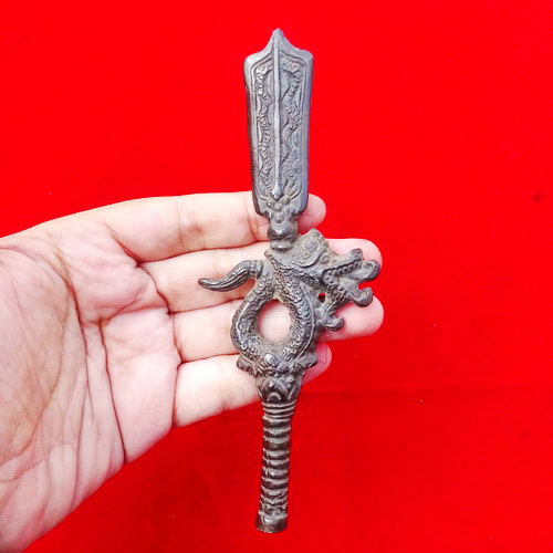 Azimat Naga Pataka Keramat - Pusaka Dunia