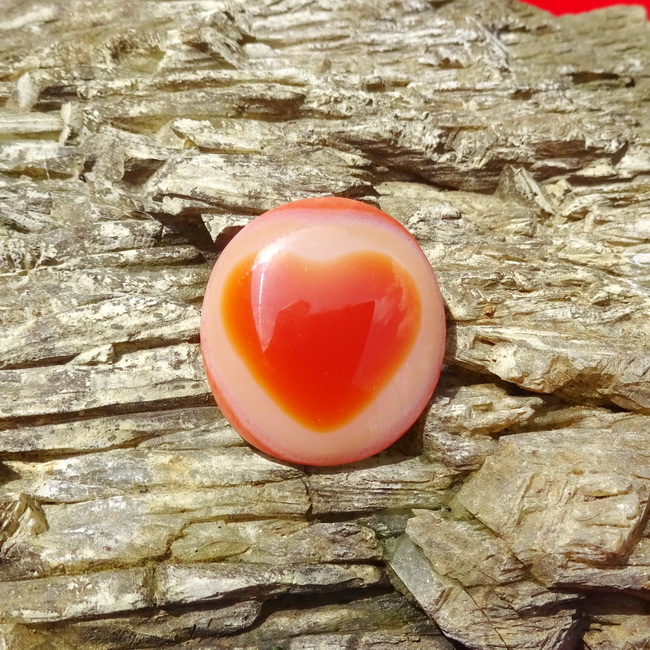 Batu Mustika Cinta Spesial Pusaka Dunia - Pusaka Dunia